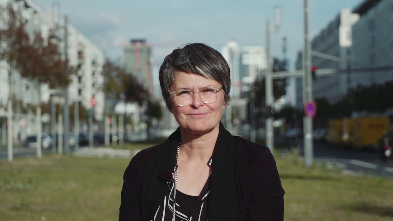 Sandra Schäfer im Double Feature Interview der Schirn - museumsfernsehen