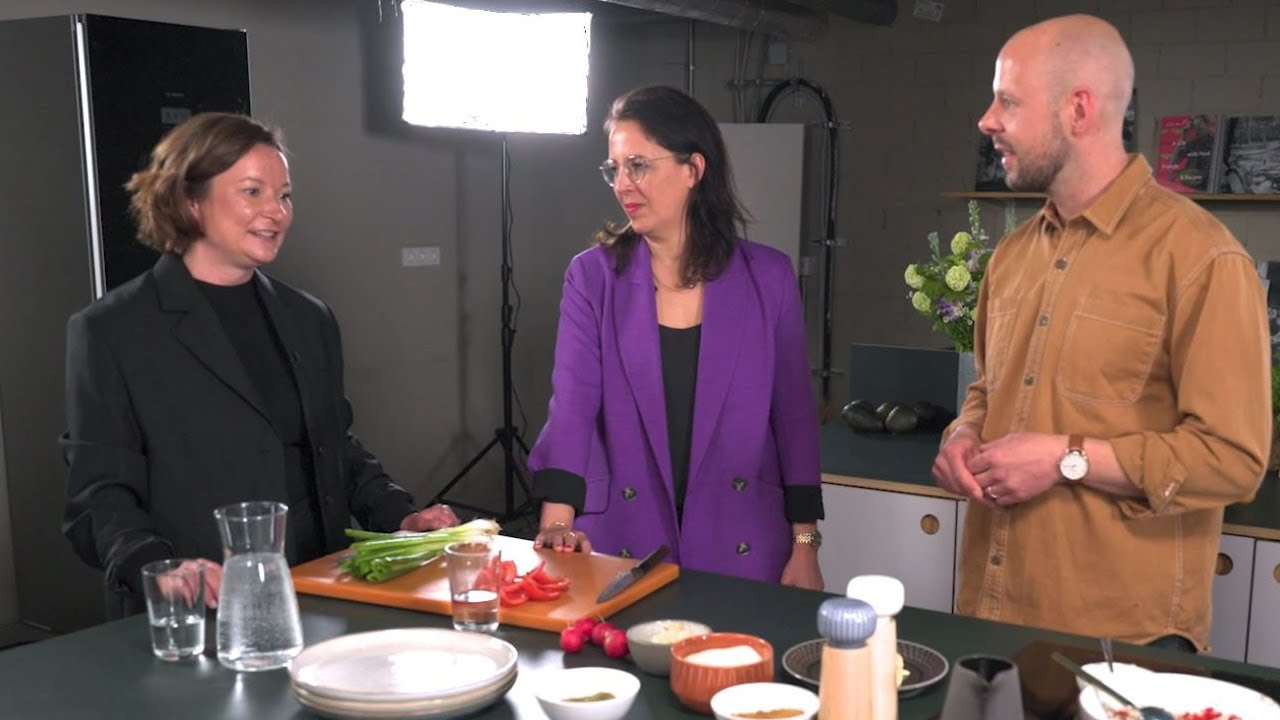 LEE MILLER. FOTOGRAFIN ZWISCHEN KRIEG UND GLAMOUR Cooking Curator ...